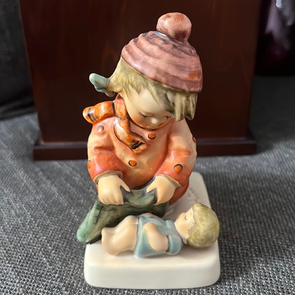 Hummel | Art | Hummel Sleep Tight No Box Collectible | Poshmark